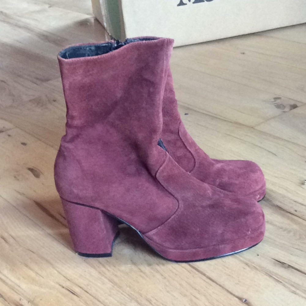 Red Boots Cathy Jean - Gem